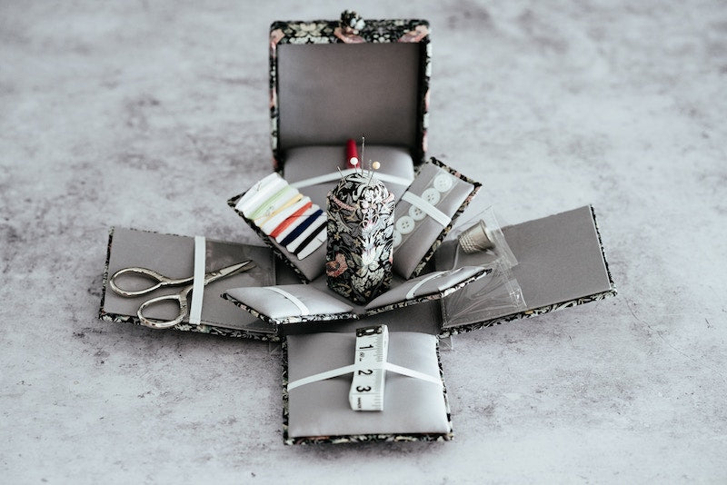 DIY Fabric Gift Box: A Creative Way to Wrap Your Sewing Gifts – Fabrics ...